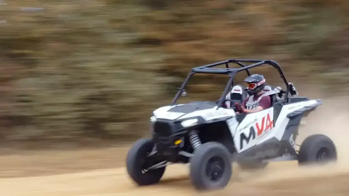 110 כ"ס של פולאריס RZR חלשים מדי, אז נתנו לו 180 כ"ס - וואלה רכב