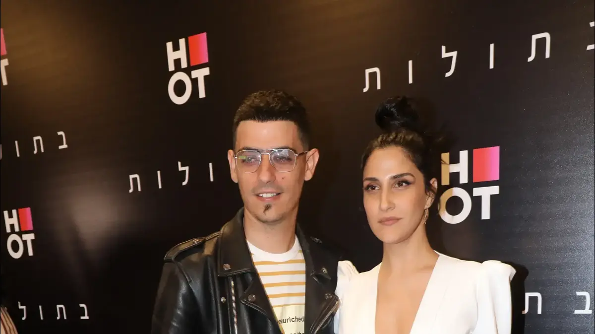 מזל טוב: מגי אזרזר וקותי סבג הורים לתאומות! - וואלה סלבס