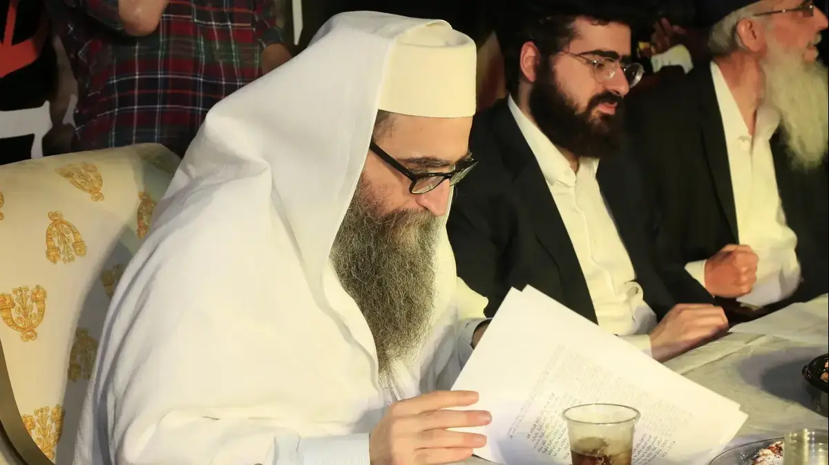 שובה ישראל הרב פינטו בשיעור מרגש ממיטת חוליו וואלה יהדות