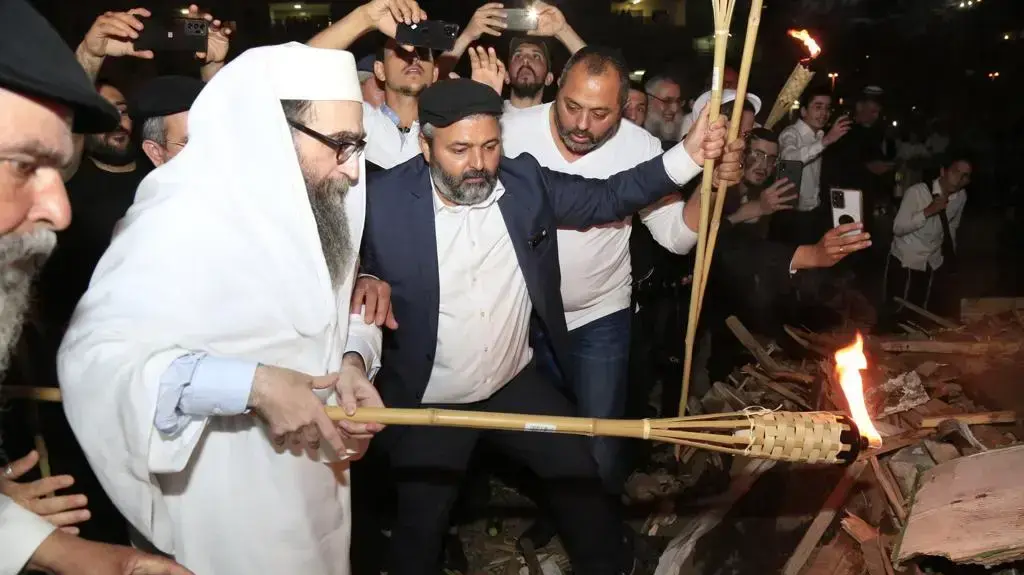 שובה ישראל אלפים ישתתפו בהדלקה המסורתית של הרב פינטו וואלה יהדות