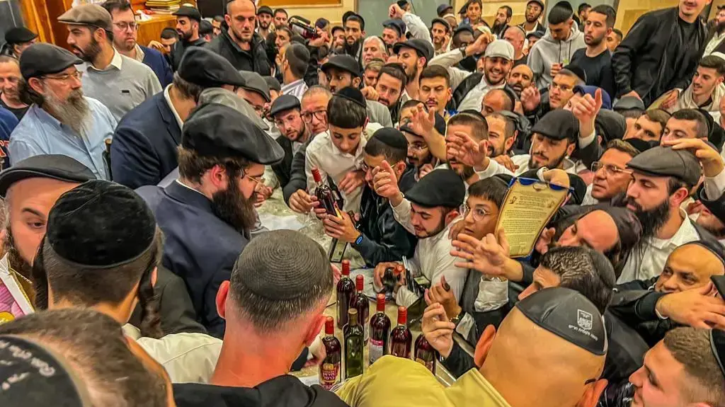 שובה ישראל הצטרפו לשיעורו של רבי יואל פינטו וואלה יהדות
