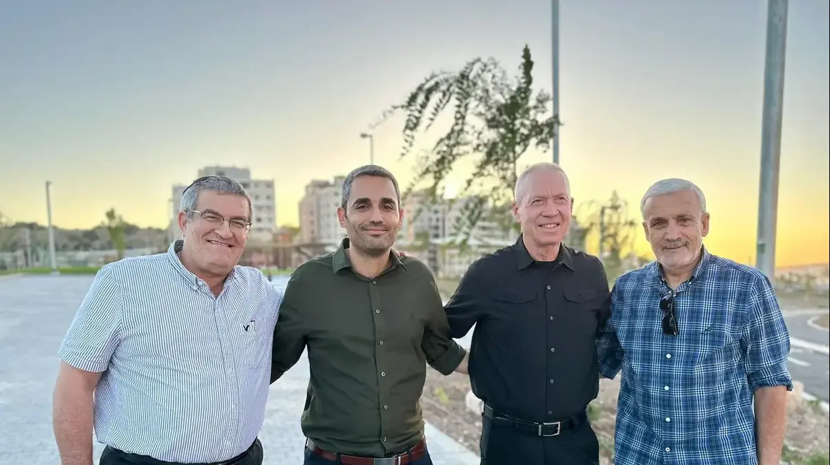 שר הביטחון יואב גלנט בשכונה החדשה בבית שמש וואלה מקומי