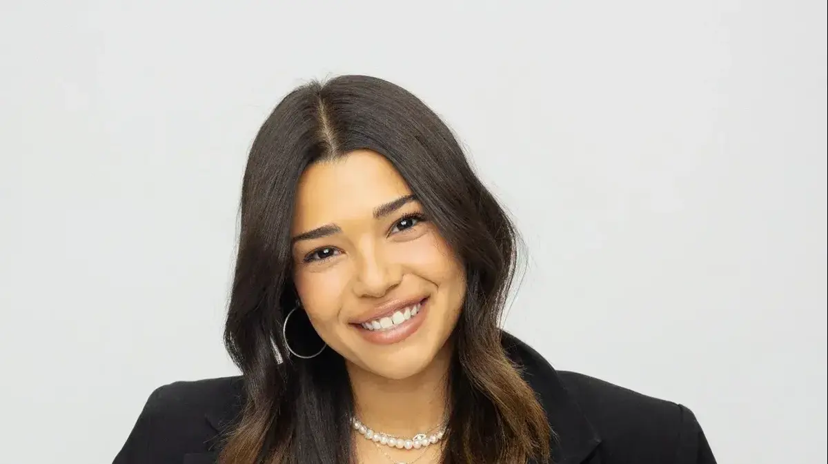 שי לי עופרי מדברת על שניר - וואלה סלבס