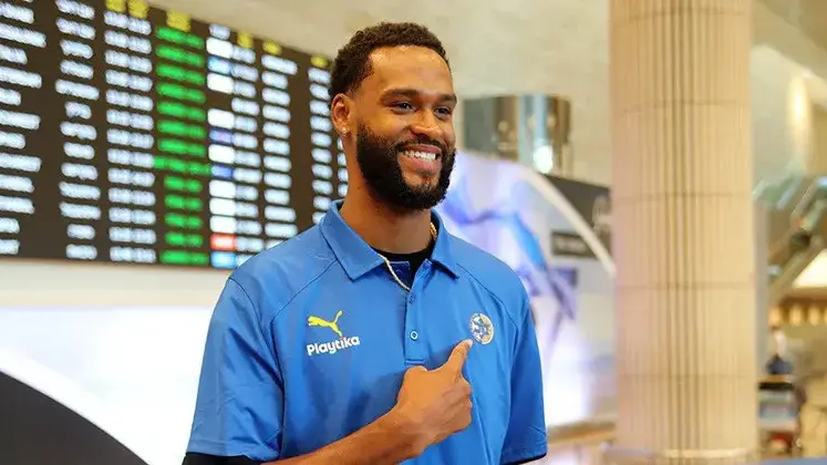 מכבי תל אביב: ג'יימס ווב נחת בישראל - וואלה ספורט