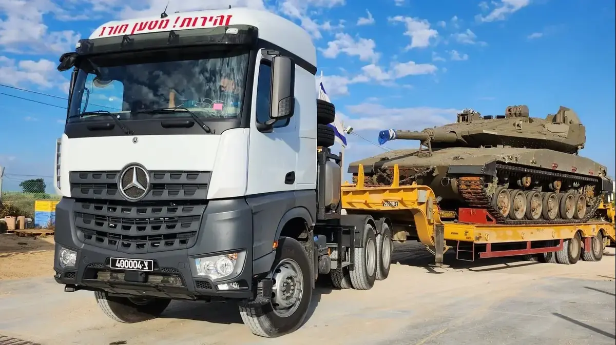 מרצדס מאיצה מסירת מובילי טנקים חדשים לצה"ל - וואלה רכב