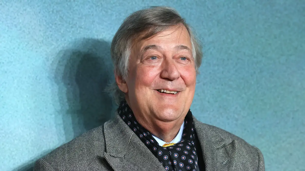 Комик с грустными глазами стал рыцарем - Zahav.ru Салат